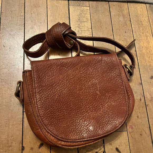 Duluth Trading Co | Bags | Duluth Brown Leather Flap Over Womens ...